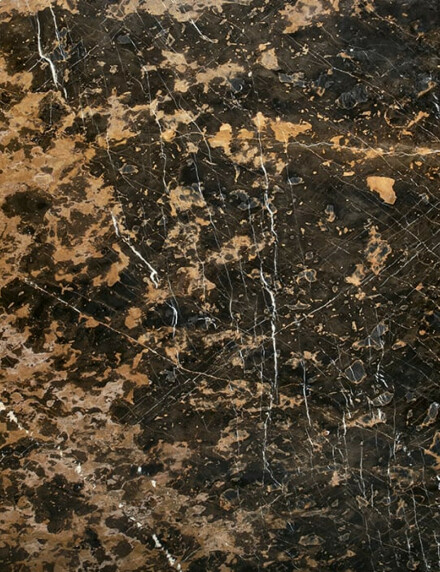 The large Favorita collection of natural stone slabs and blocks